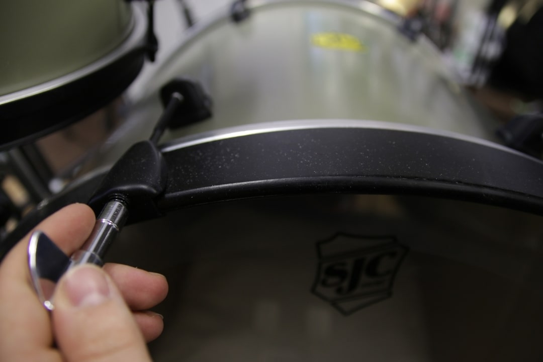 Rumpujen viritys: Miten viritän akustiset rummut?