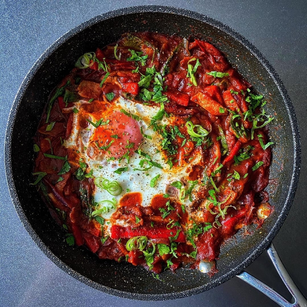 Simple Shakshuka Recipe - Katie Cooks