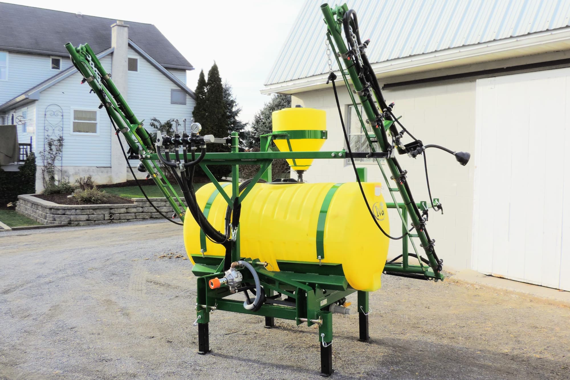 200 gallon 3-point Hitch Sprayer - HT200M Series | Iva Sprayers