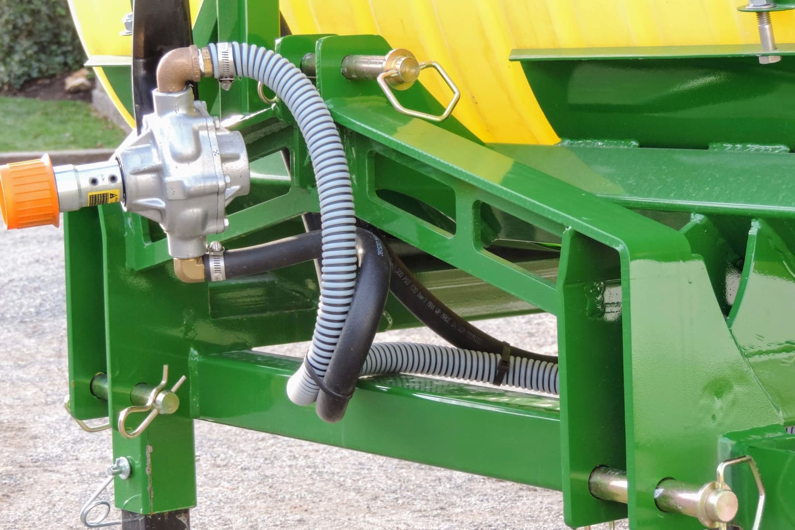 200 gallon 3-point Hitch Sprayer - HT200M Series | Iva Sprayers