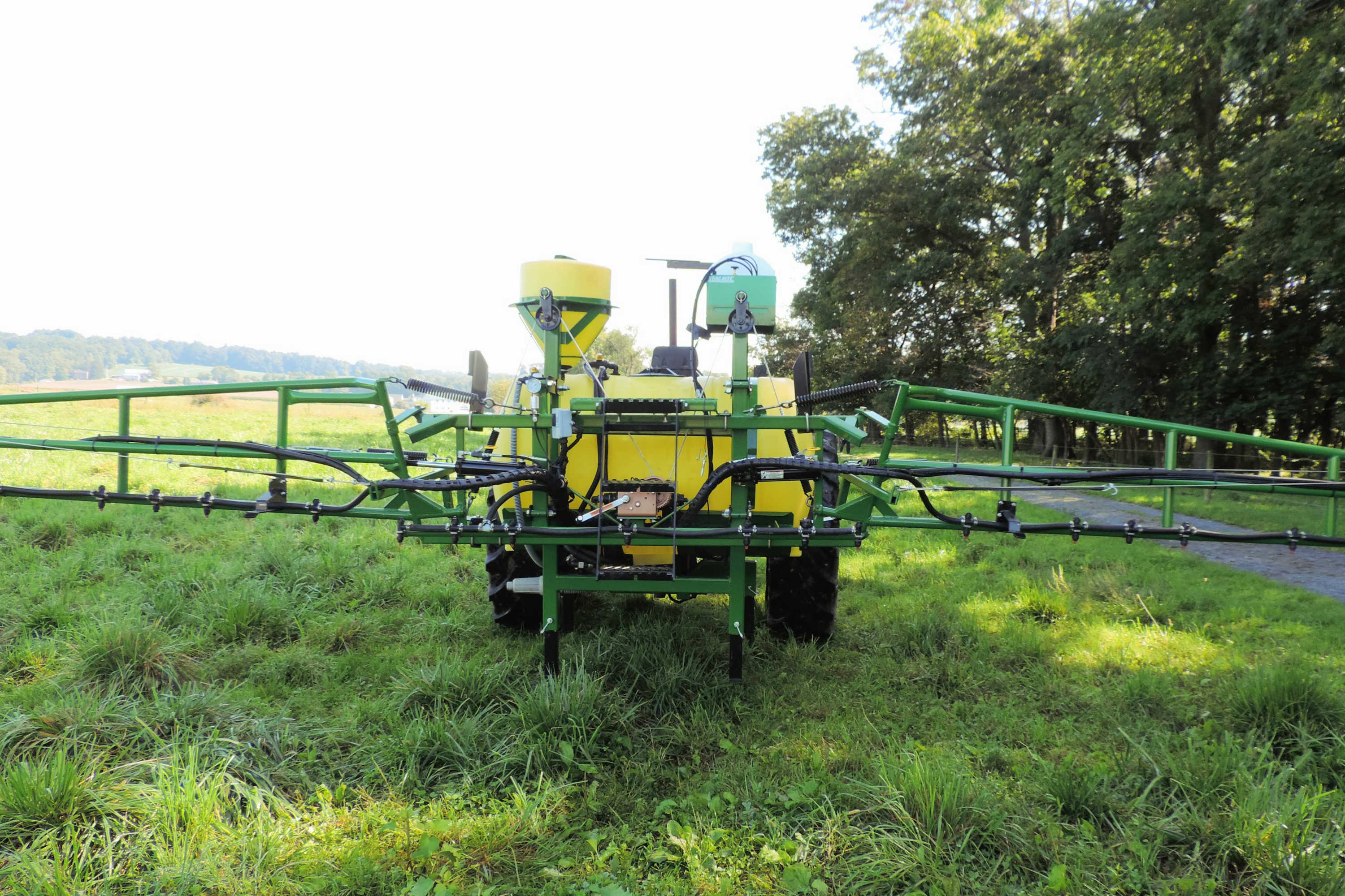 300 gallon 3-point Hitch Sprayer - HT300S Series | Iva Sprayers
