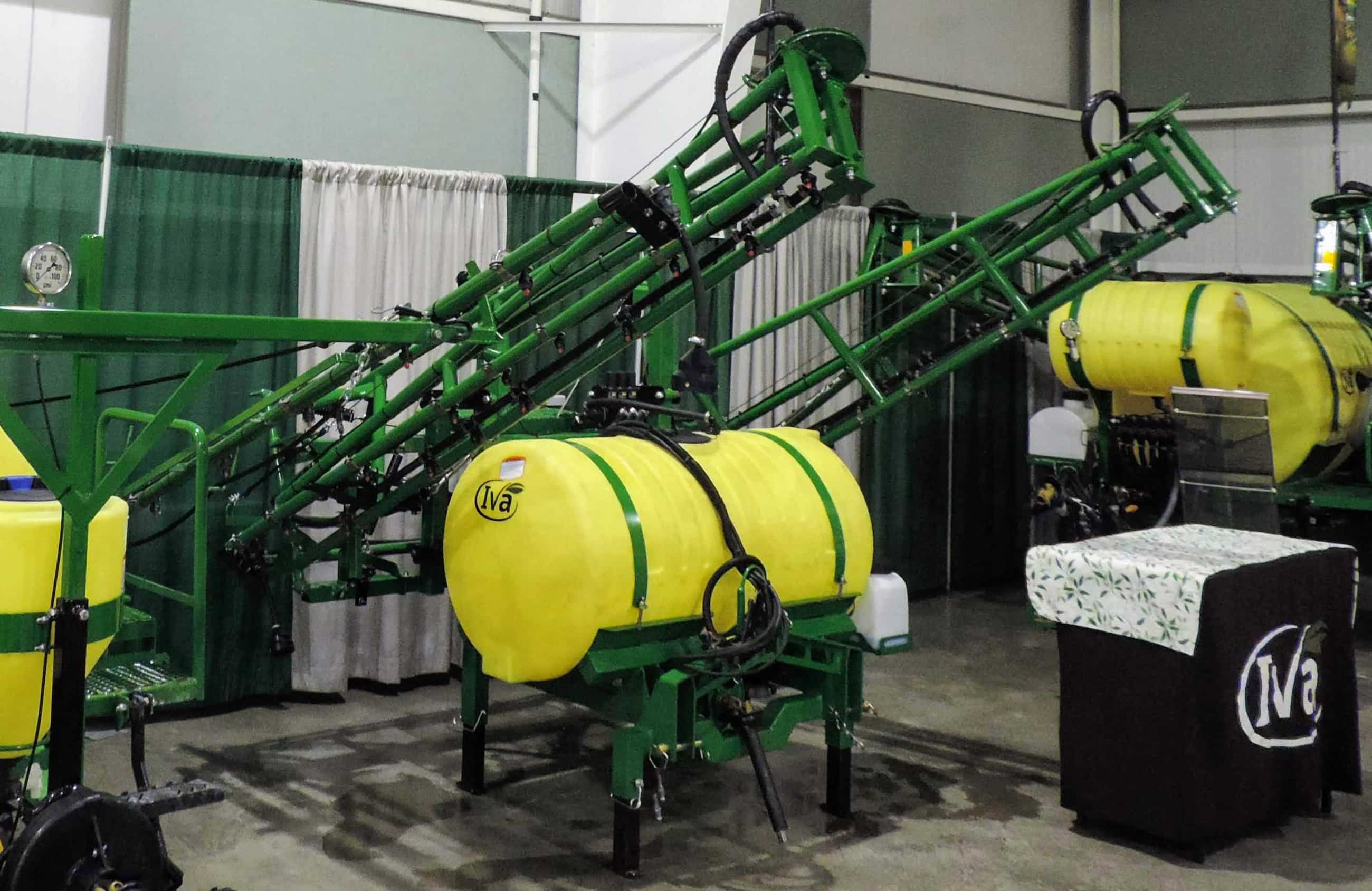 200 gallon 3-point Hitch Sprayer - HT200S Series | Iva Sprayers