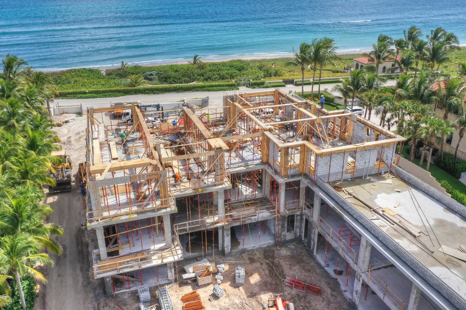 Construction - Building a Mega Mansion