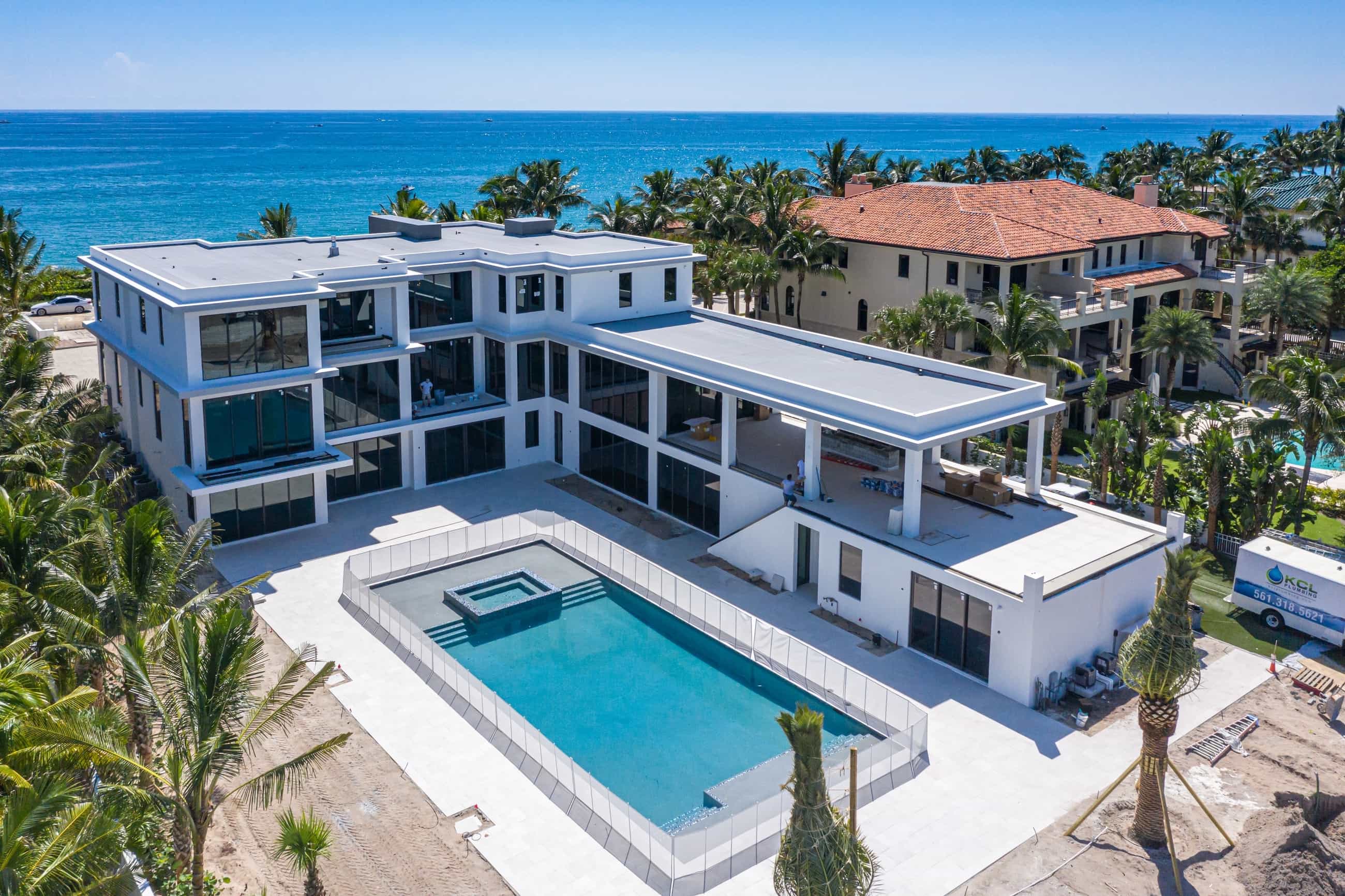 Construction - Building a Mega Mansion