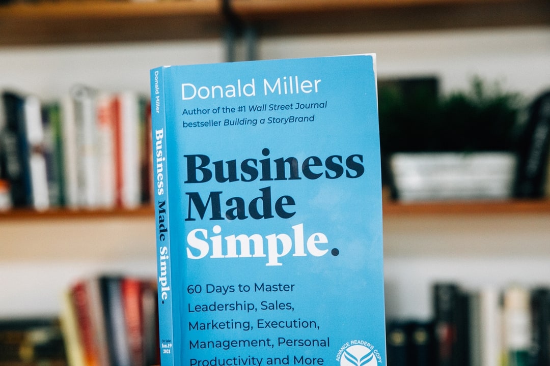 Business Made Simple, the Book - Creativeo