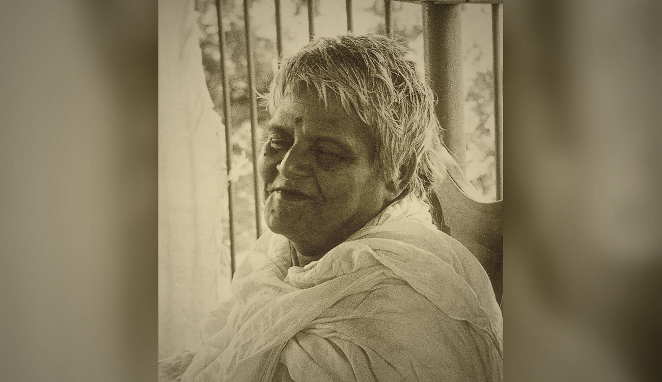 Mâ Ânandamayî et Sri Gurupriya Ananda Giri (Adarini Devi)