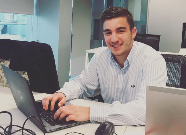 Conoce a nuestros miembros de la comunidad - Adrián Olmeda