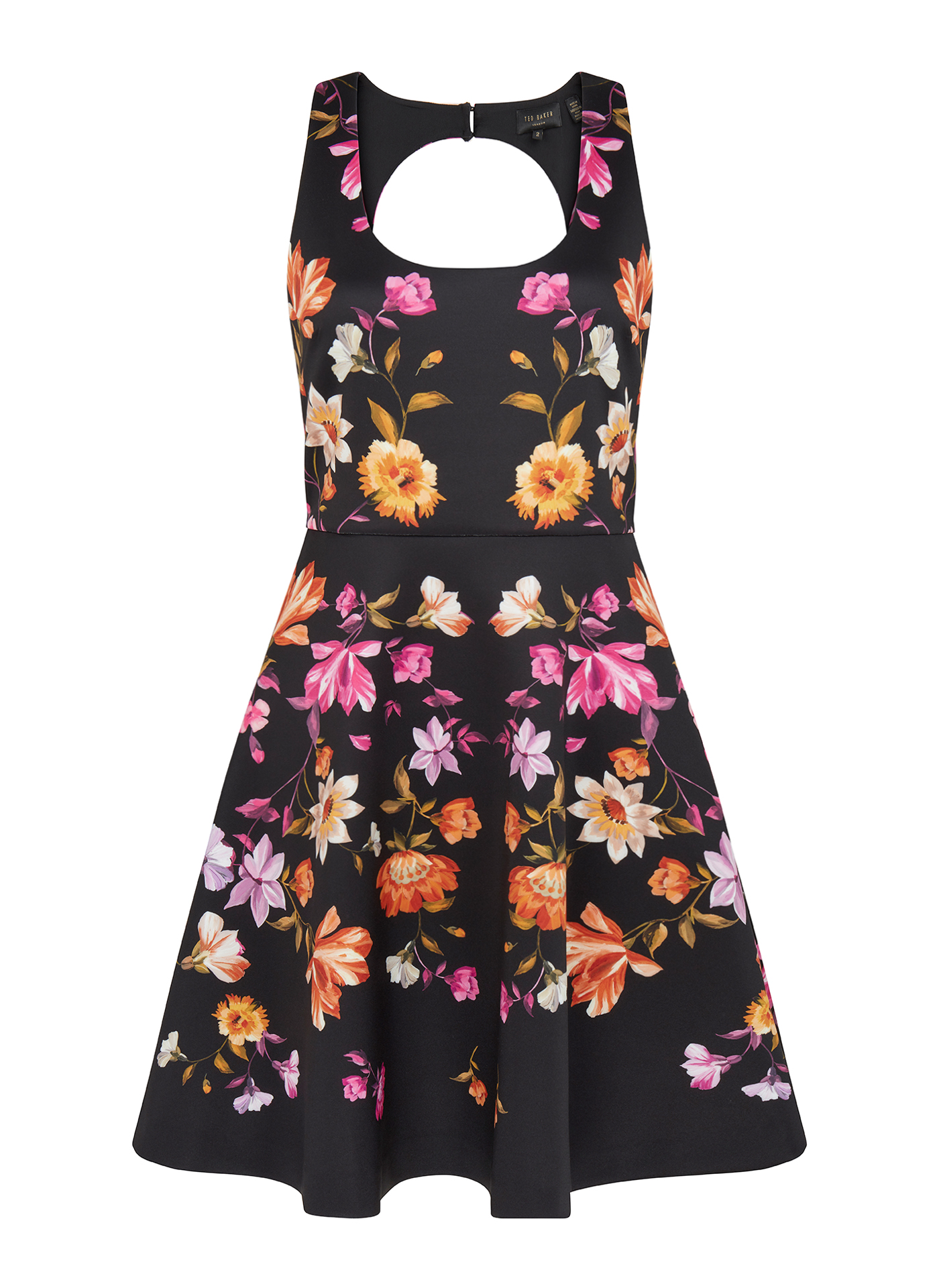 Case study | Ted Baker, quintessentially British luxury clothing company Case study | Ted Baker, quintessentially British luxury clothing company