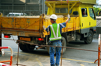 Spotter Signals and Safety Tips to Keep Your Crews Safe