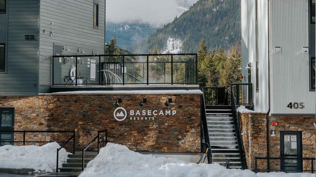 Boutique Hotel Revelstoke Resort | Basecamp Resorts