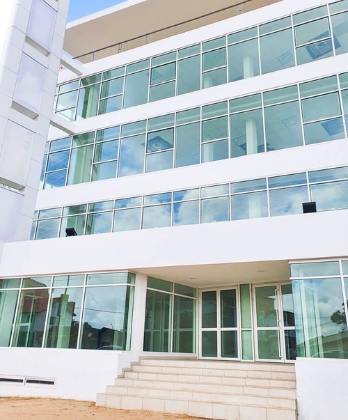 Les réalisations de menuiseries et façades en aluminium | Ecoma Bénin