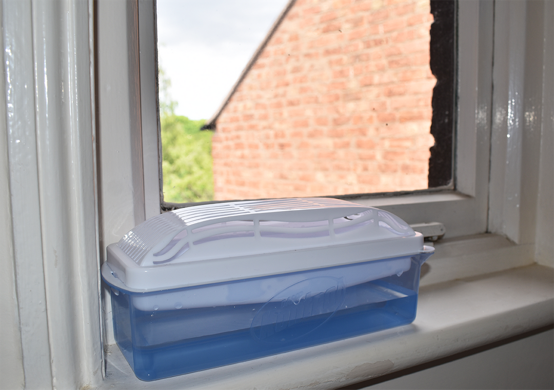 Streamline Moisture Trap with extra Refill - Scent Free - 1 Litre Capacity