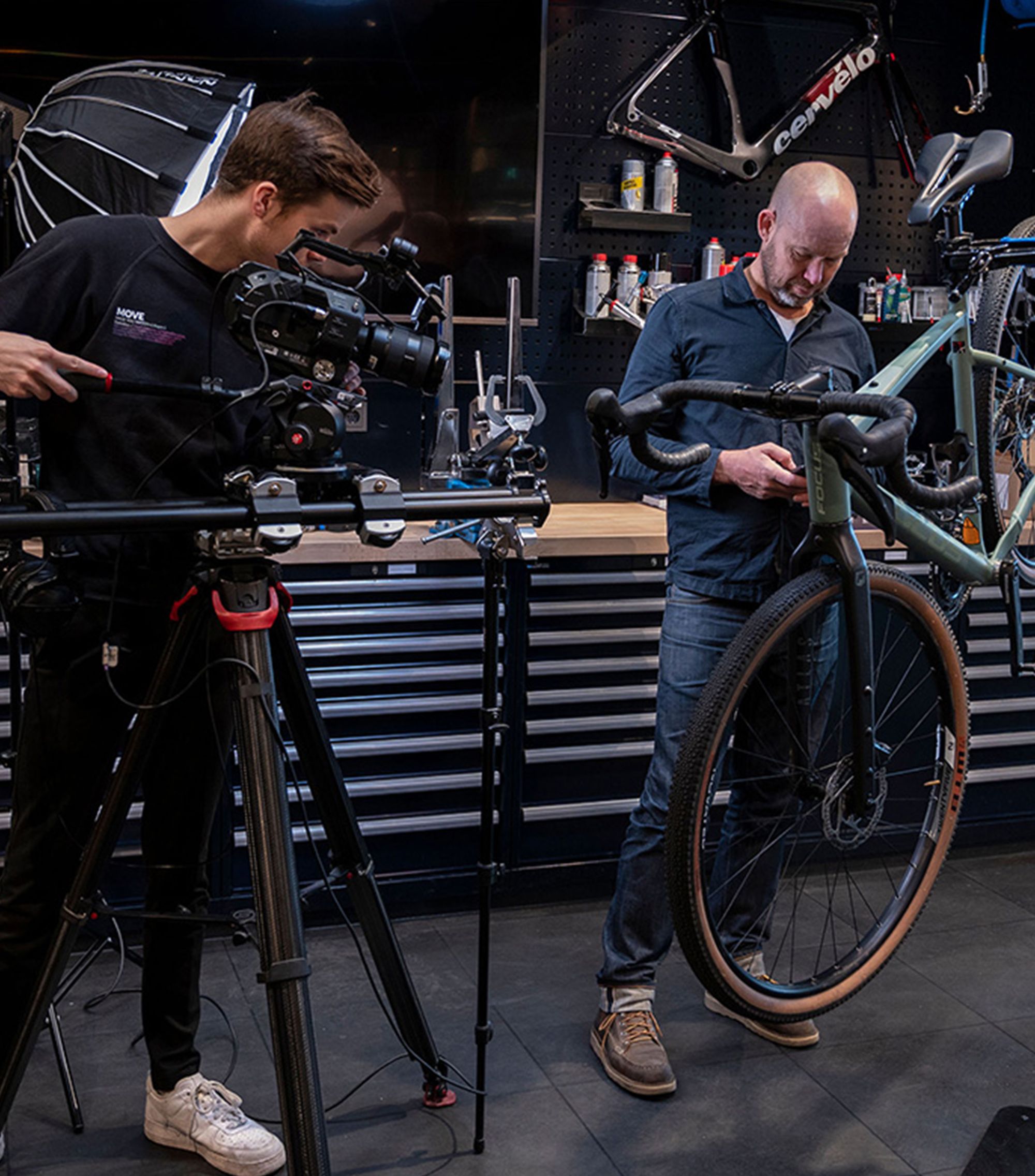 Move Productions - Let's Make The World Watch You