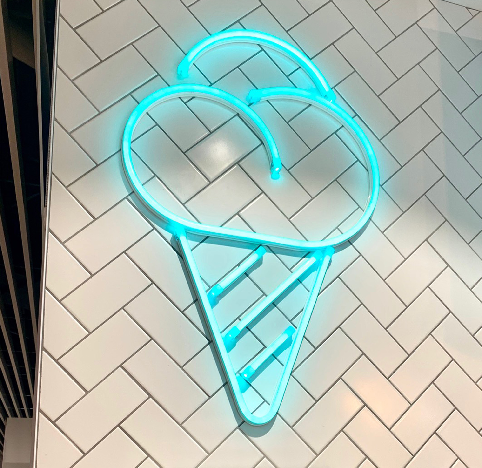 Illuminated Signs | Visual Imaging Cairns