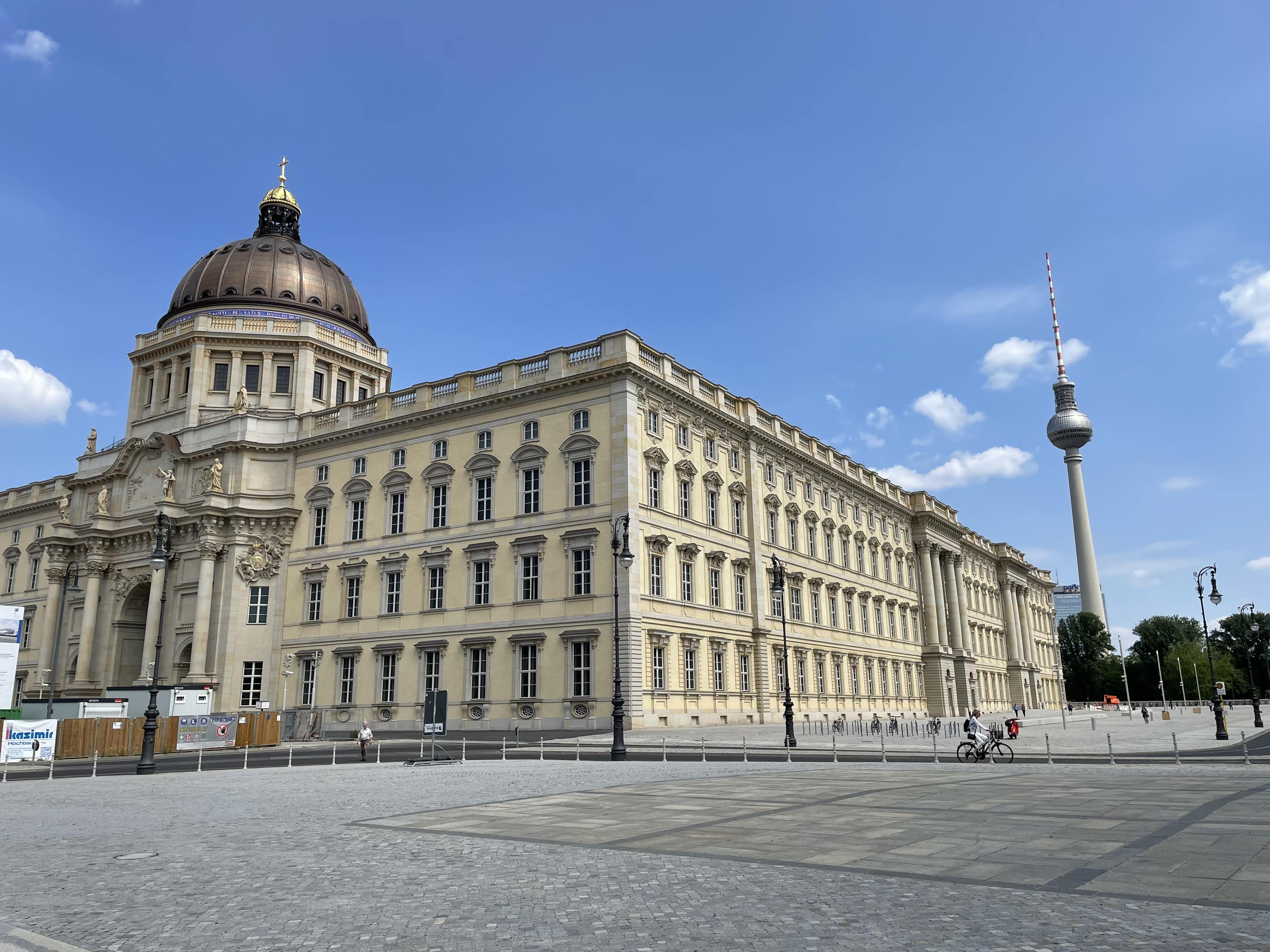 A Journey Through Time on the U5 Subway Line | TBE