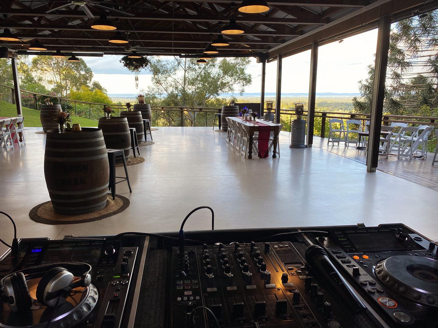 Loco Entertainment - Sunshine Coast Entertainment - Vendors & Venues