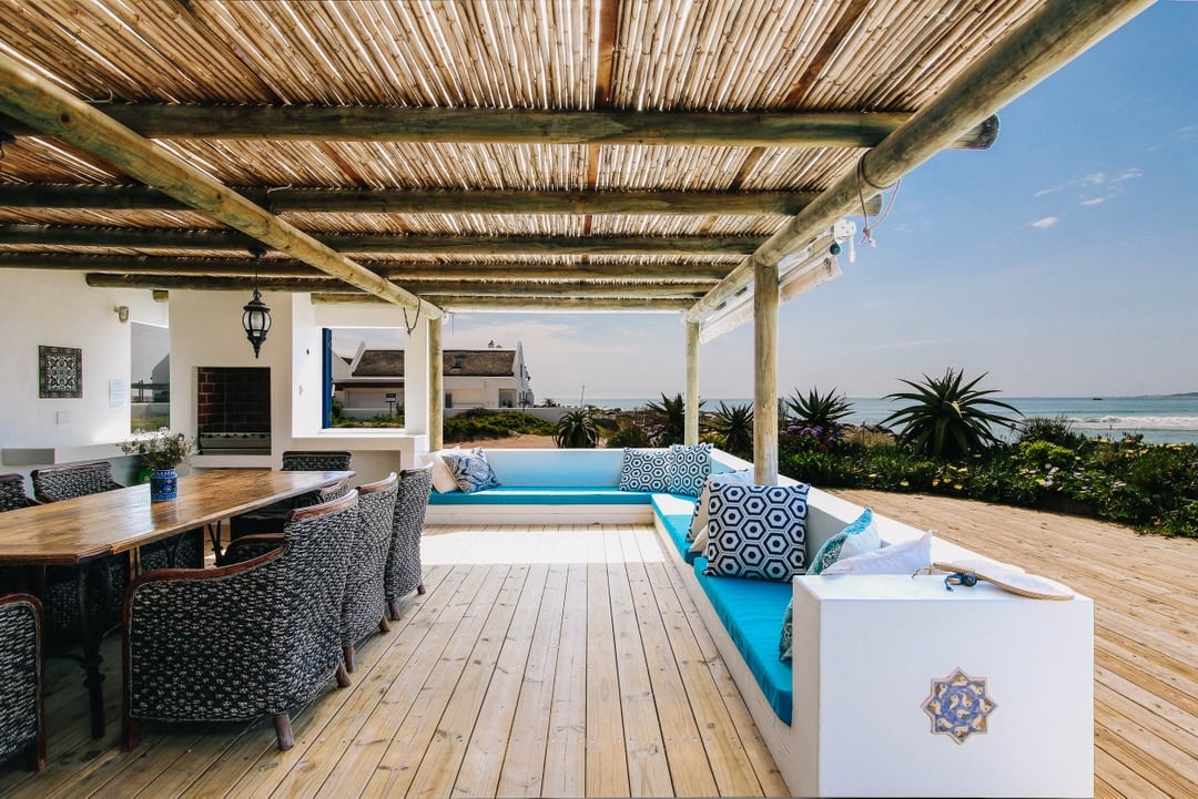 Zula Beach house & cottage on the beach in Paternoster