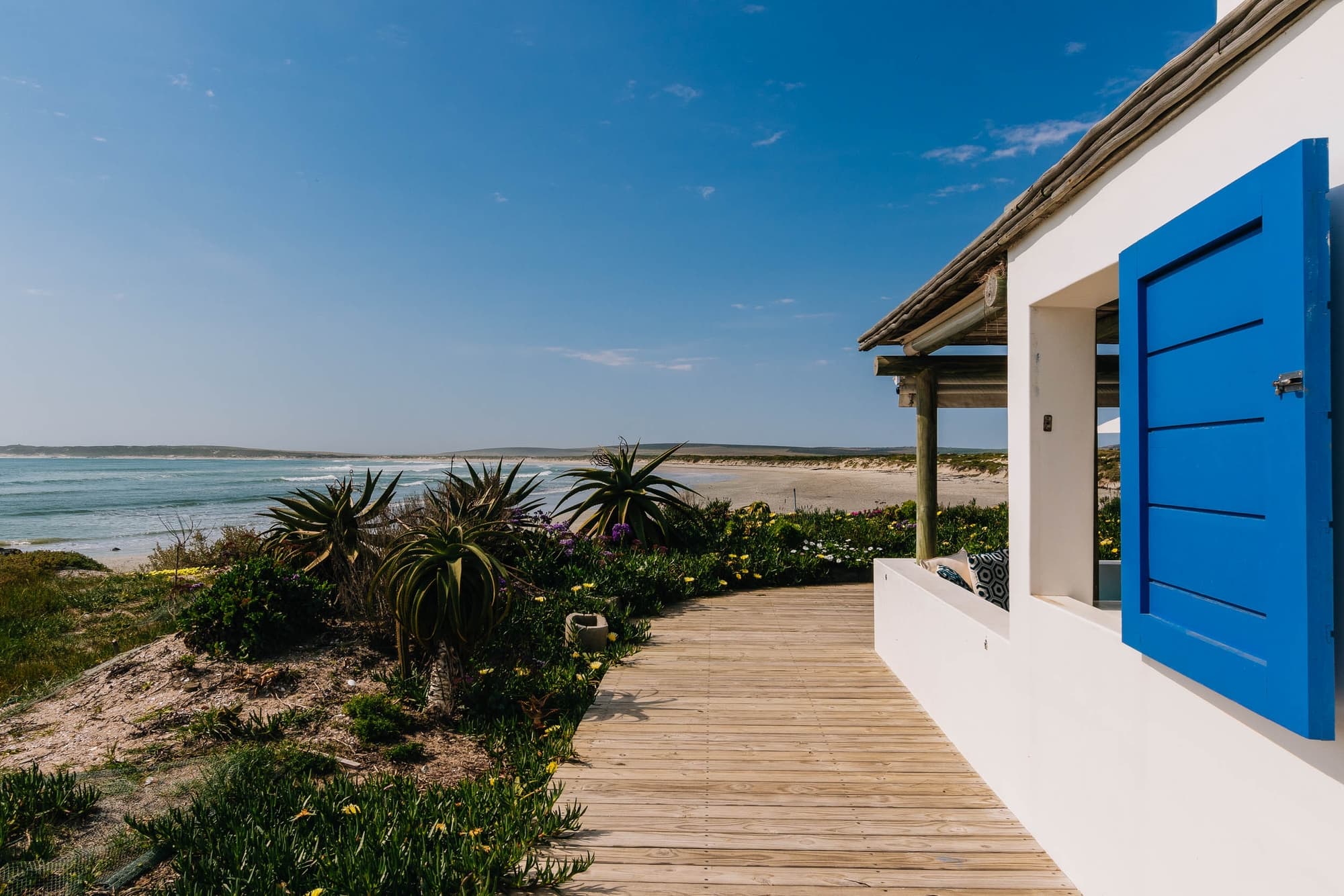 Zula Beach house & cottage on the beach in Paternoster
