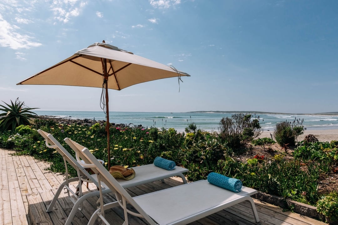 Zula Beach house & cottage on the beach in Paternoster