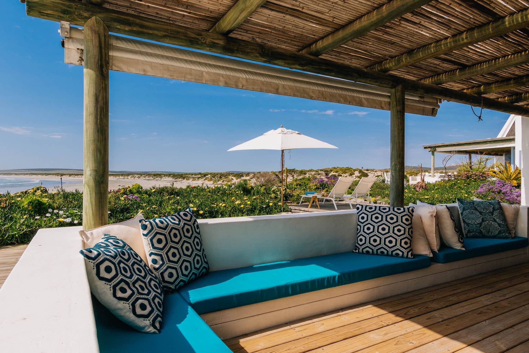 Zula Beach house & cottage on the beach in Paternoster