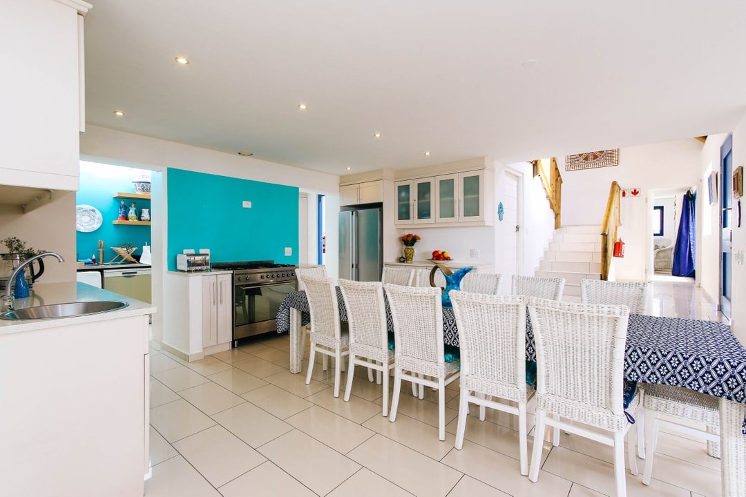 Zula Beach house & cottage on the beach in Paternoster