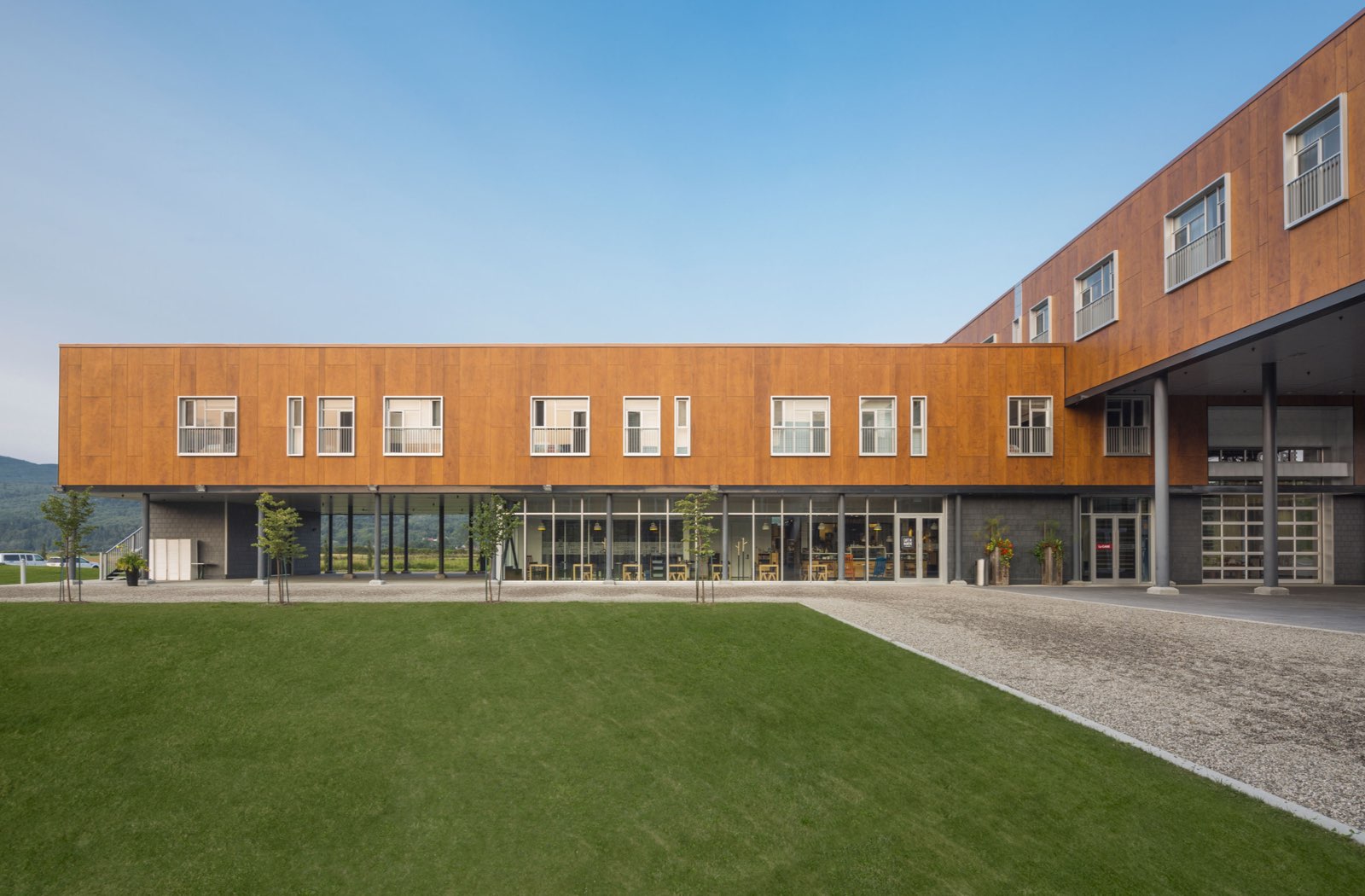 Parklex - Industrie Arc - Natural wood for exterior cladding