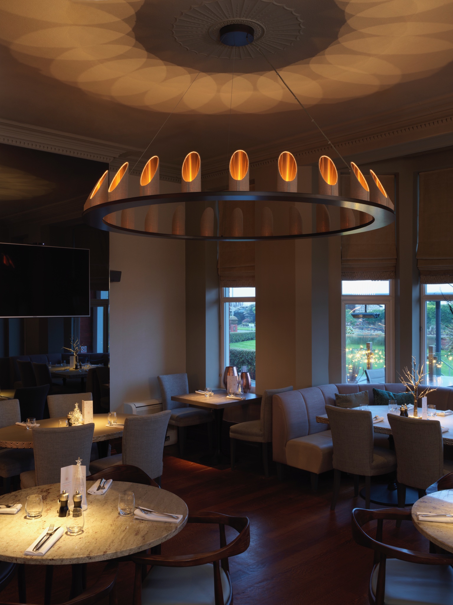 Cafe Grand - Restaurant & Bar