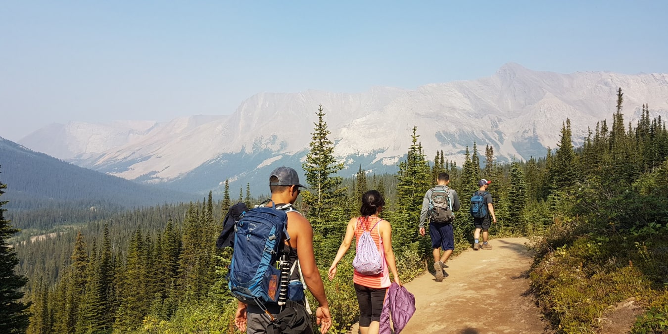 7 Must-Have Essentials to Bring on Every Hike