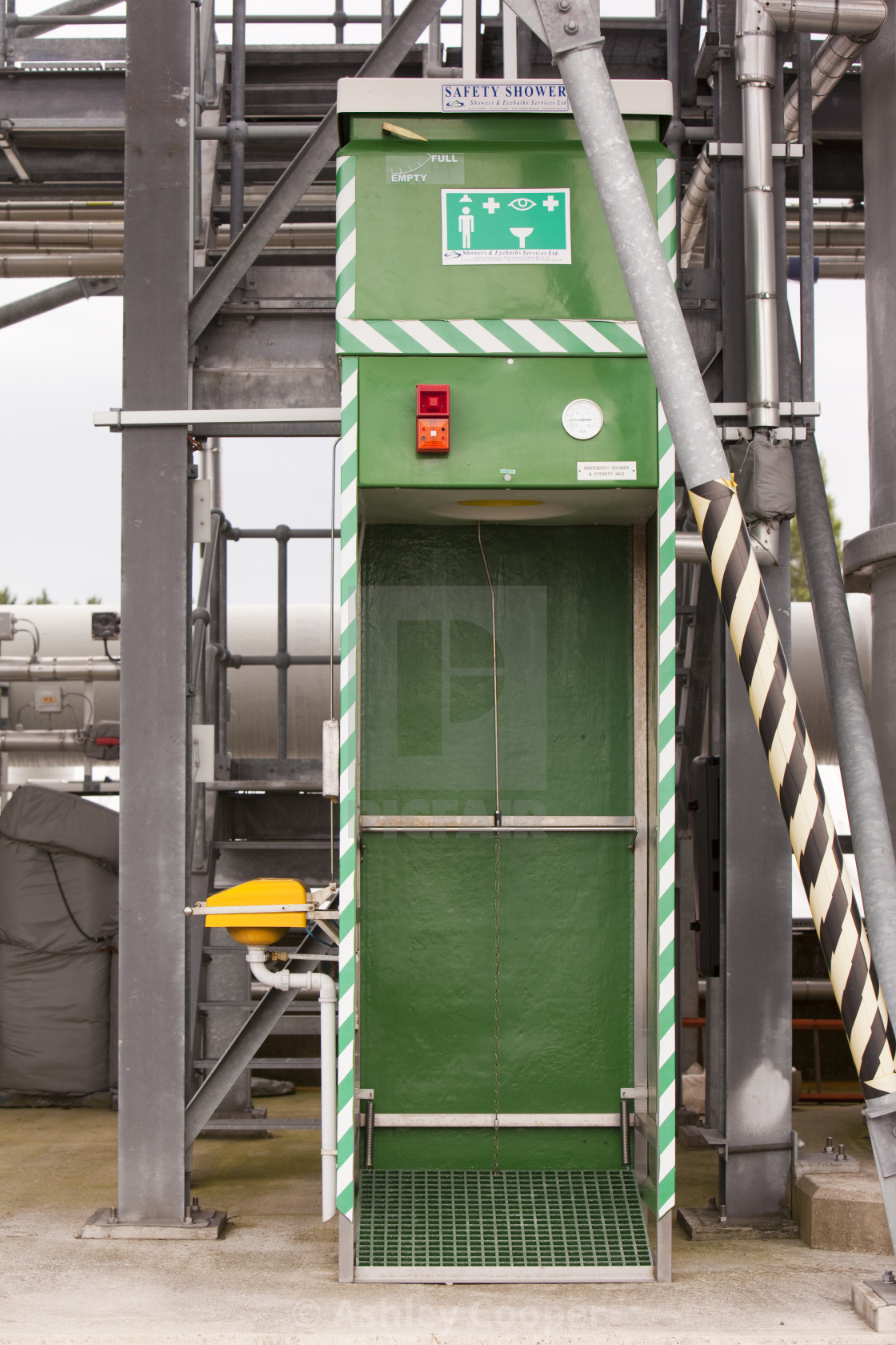 5efc7116ad140f3eb0cba924_emergency-shower.jpg
