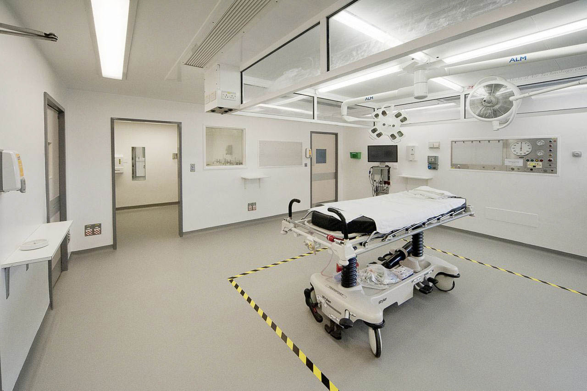 William P. Clements Jr. University Hospital | Projects | CARRCO Painting