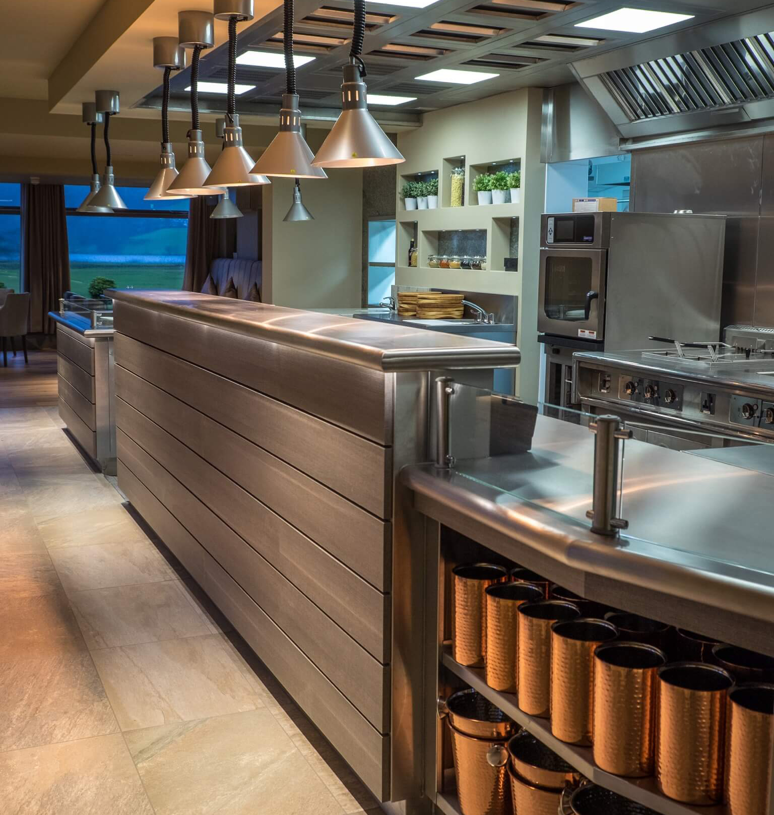 Cafe Grand - Restaurant & Bar