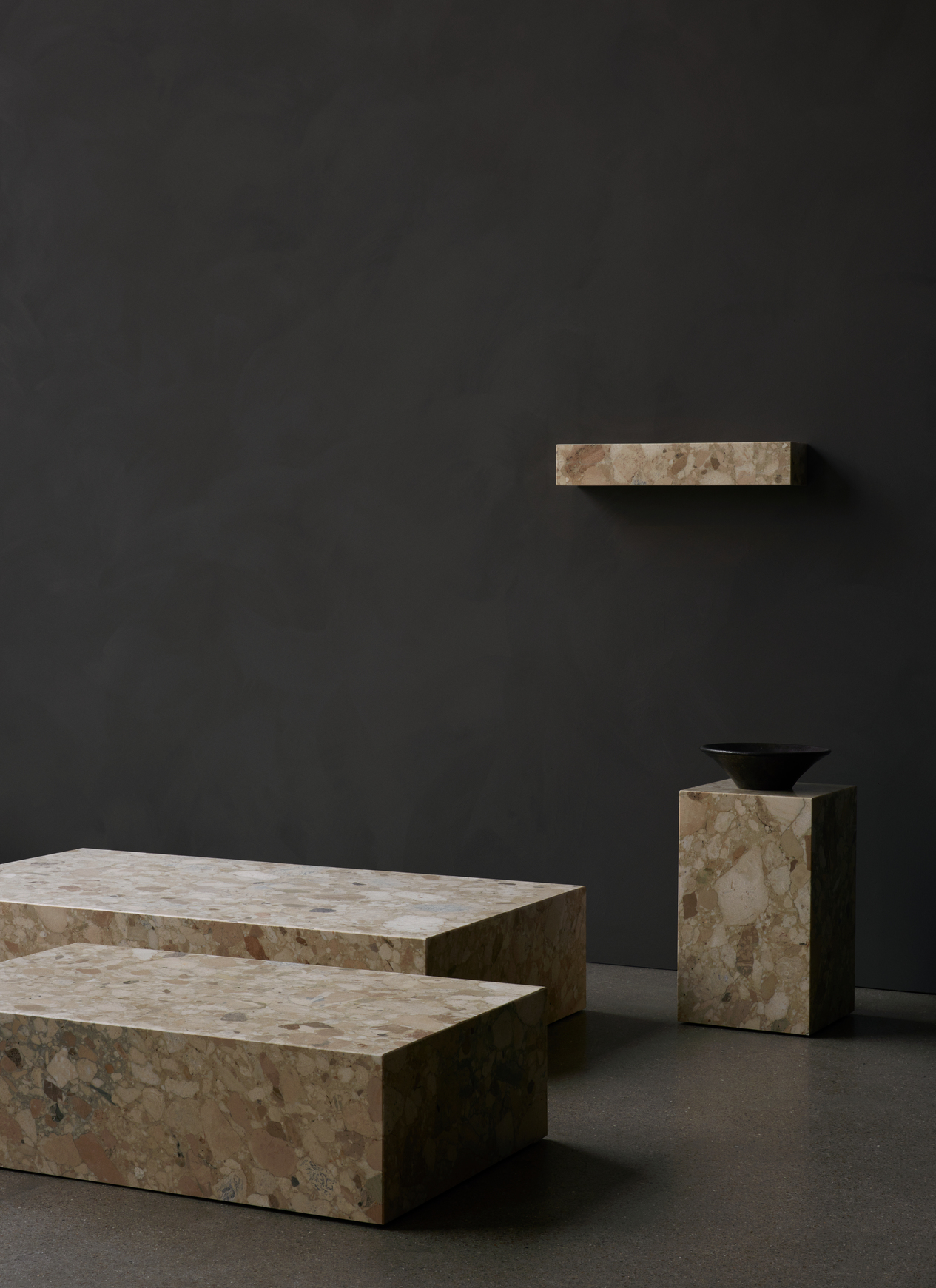 Plinth Low Sand Kunis Breccia | eedi Studio