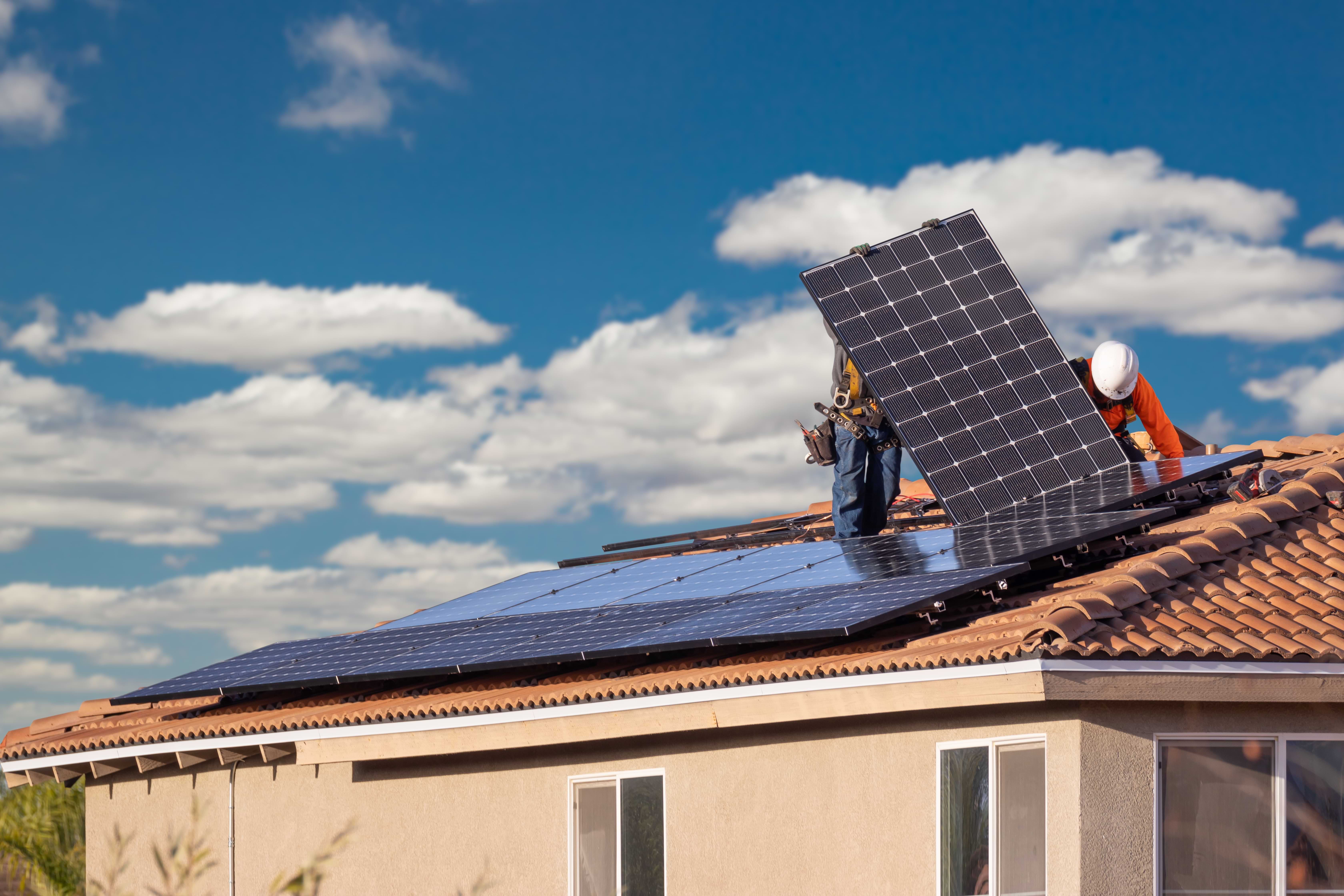 How Important Is the Orientation of Solar Panels? – Blog – Huglo Energy