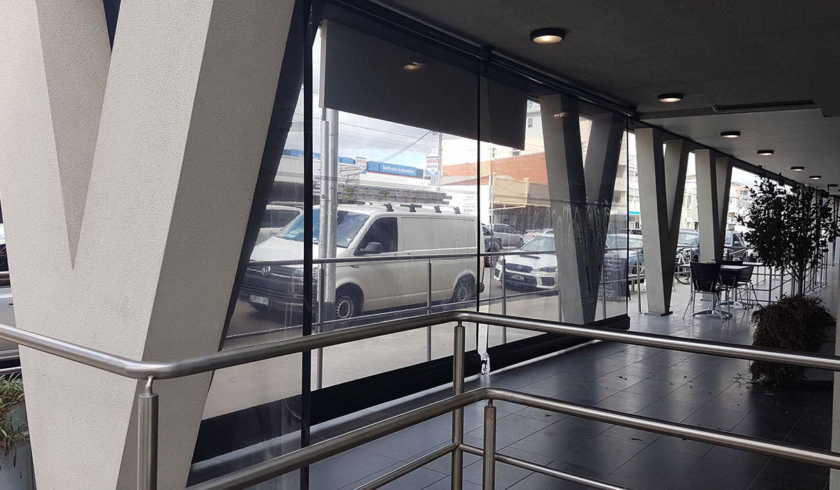 Cafe Blinds Melbourne, Bravewood Blind Installation Specialists