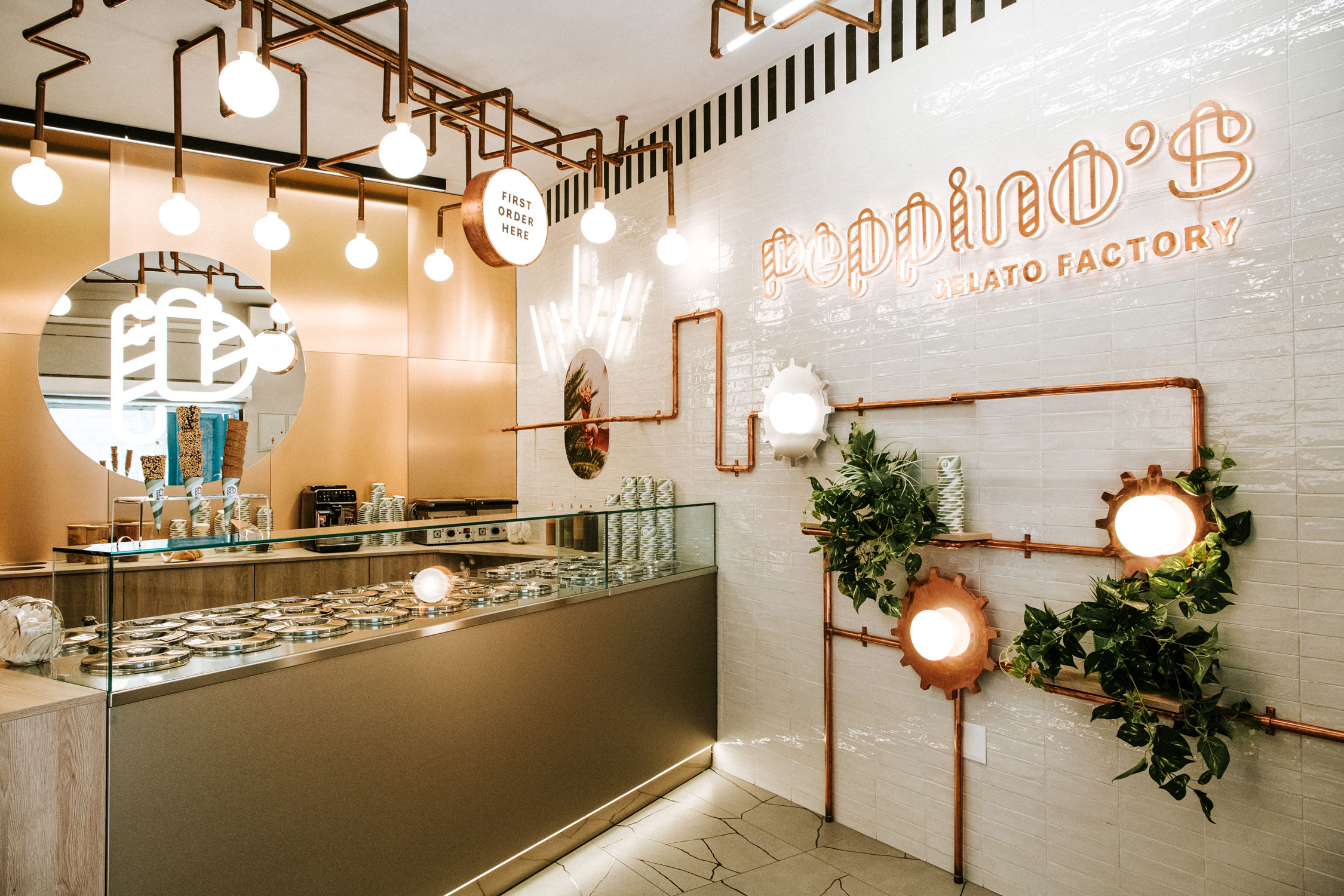 Dizajn interijera slastičarnice Peppino's Gelato Factory
