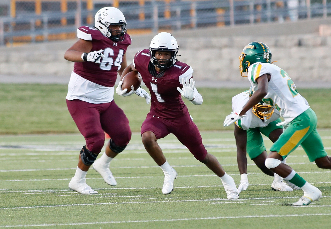 Timberview rolls past Newman Smith