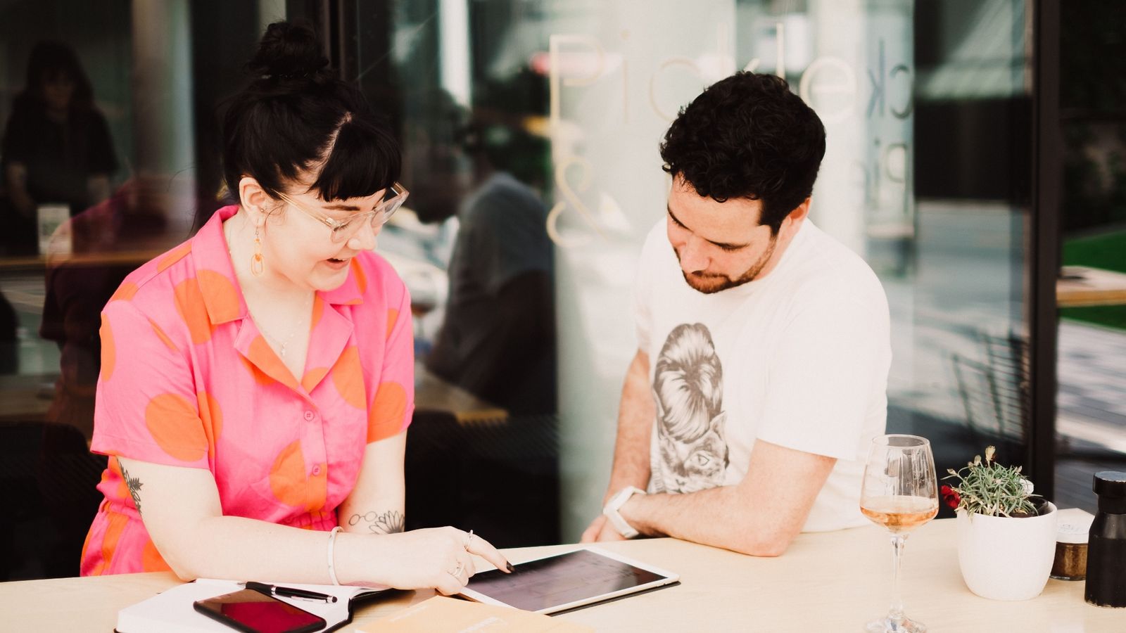 How to maintain brand consistency when working with others in your ...