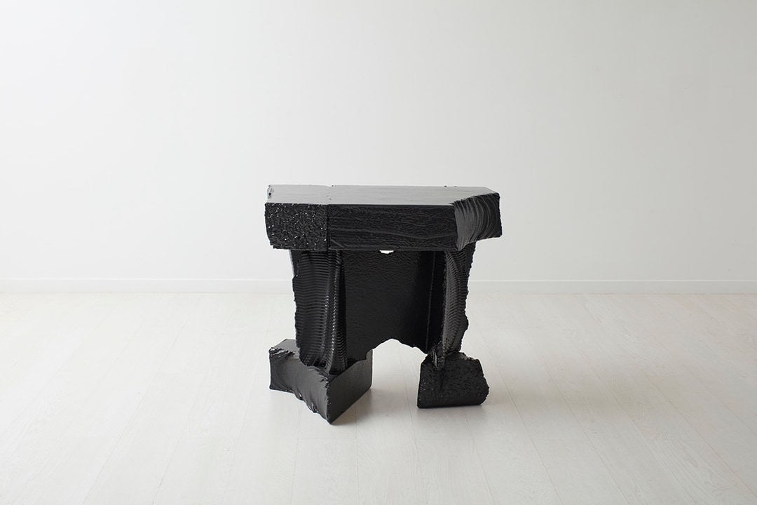 Poly Console (Black)