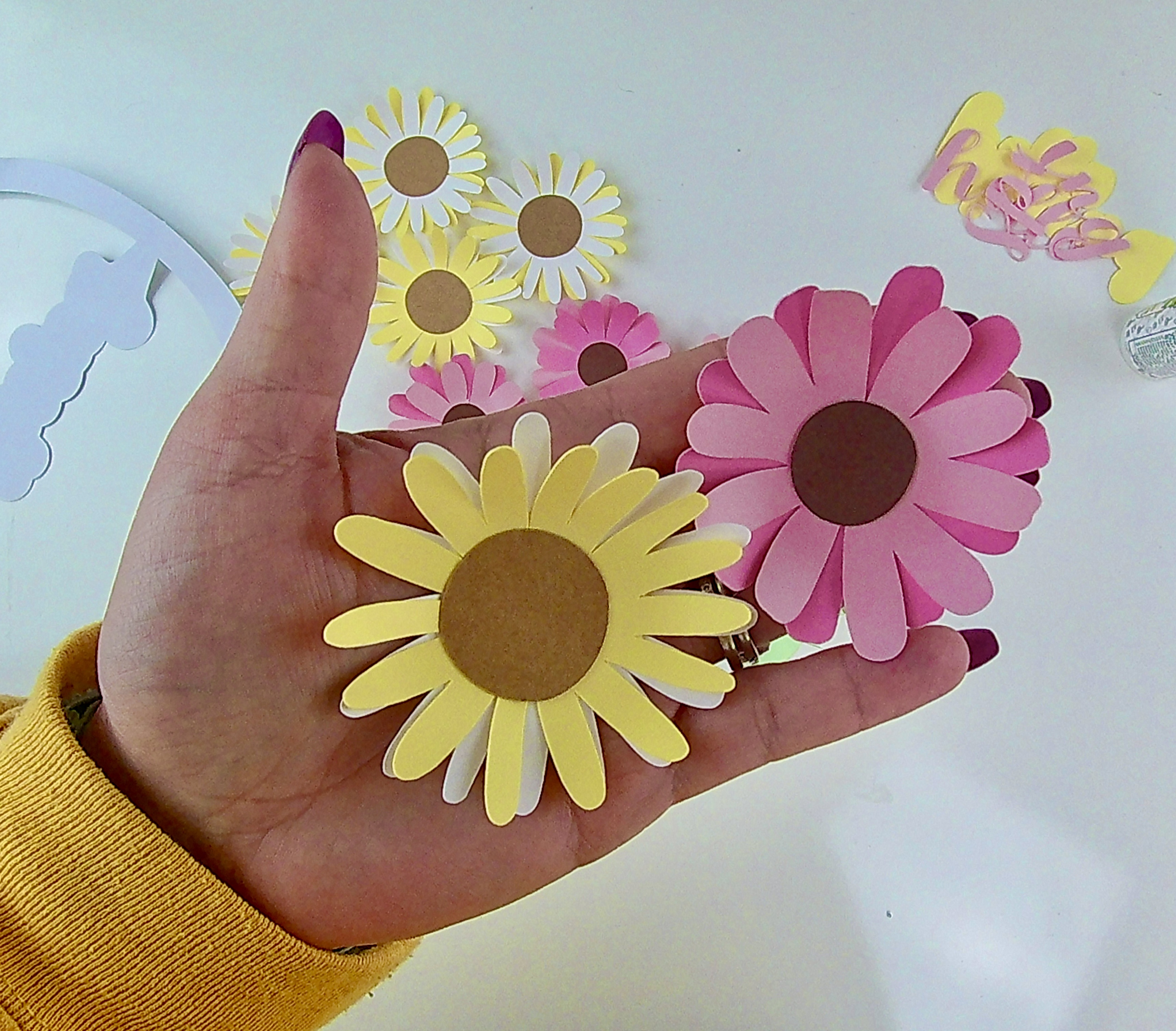 How to Make a Spring Paper Flower Wreath with Cricut