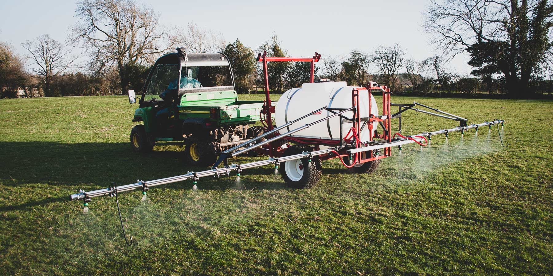 Spraying field margins on large arable acreage