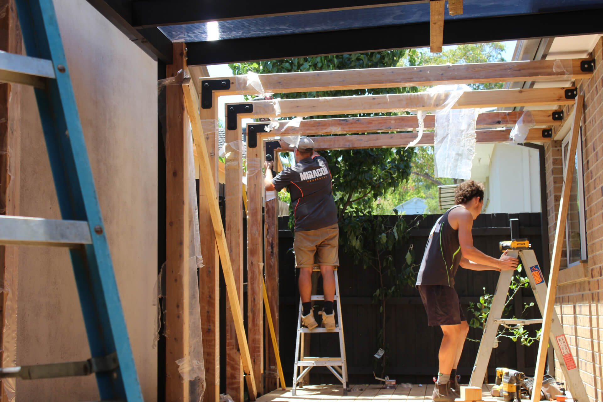 Modern outdoor uplift in Kilsyth | arc.