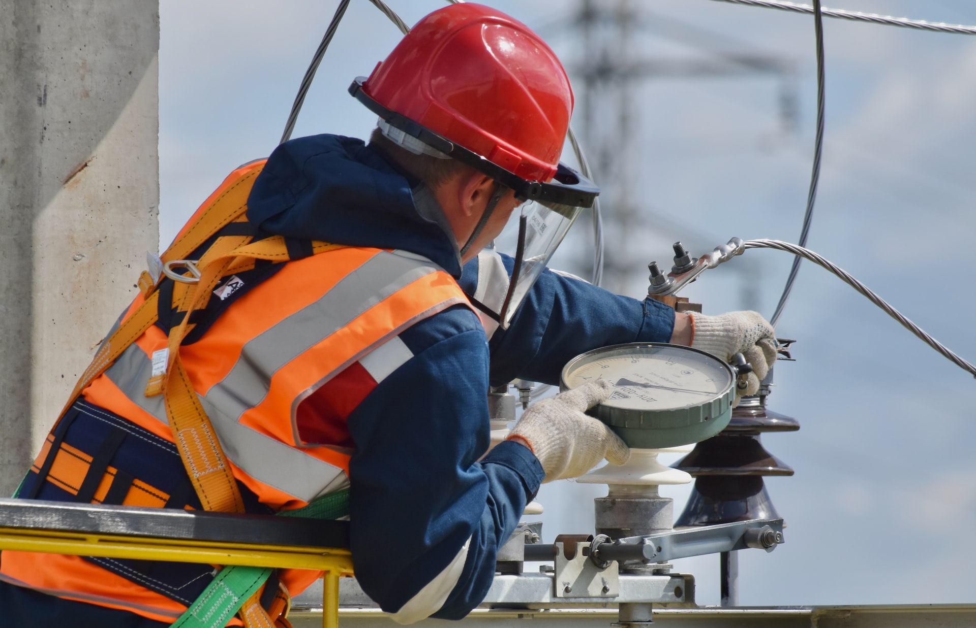 Breaking Down the Common Injuries Electricians Face at Work | Mendez ...