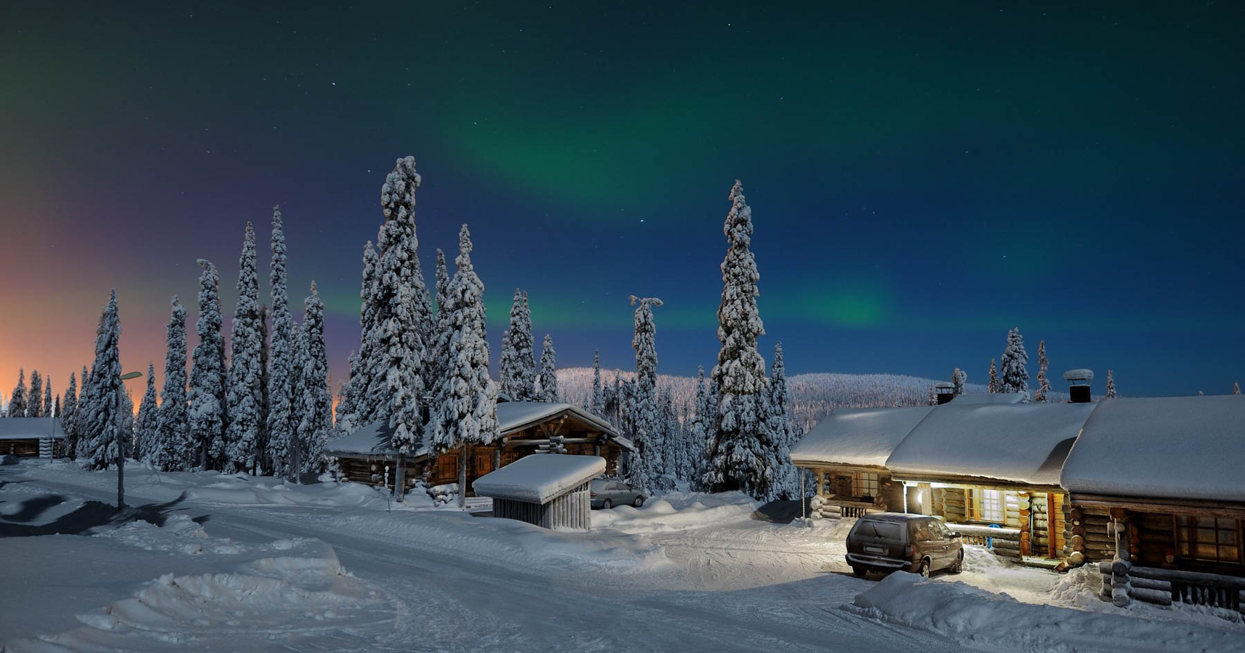 These are the 21 most holly jolly Christmas towns and smaller cities in ...