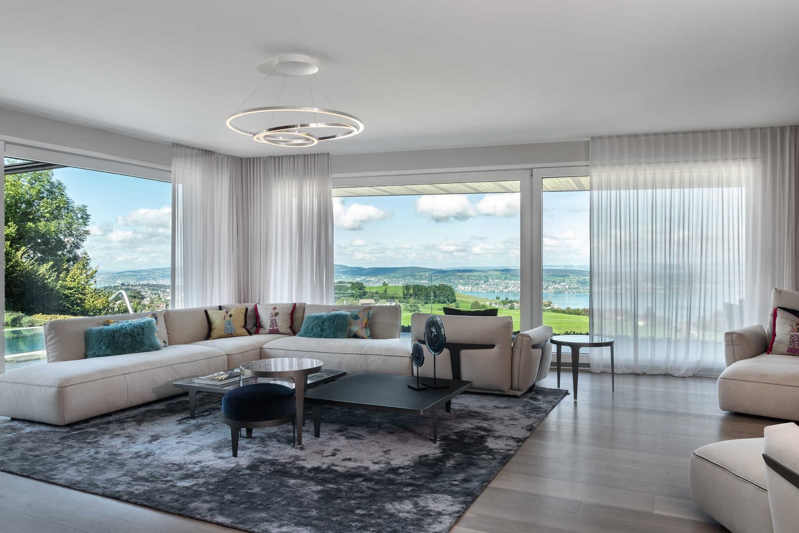 Classic Glam House - Upscale Interiors AG