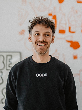 Exploring the Pros and Cons of Holacracy