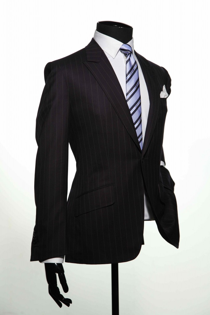 Signals of a Handmade Suit : The Lapel Roll