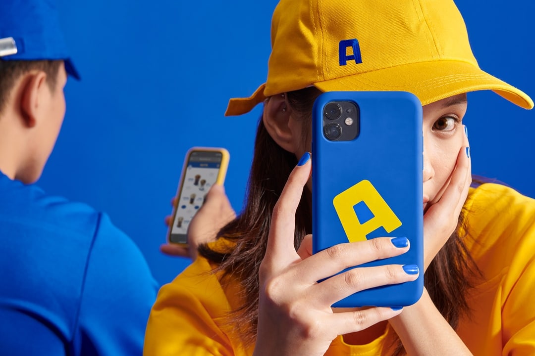 Guta Cafe | Coffee Shop Franchise rebranding | The iconic small chair