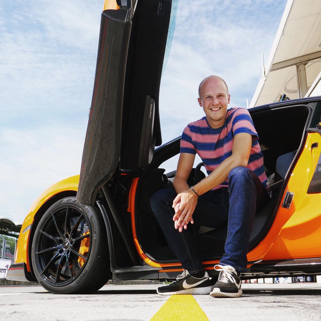 Custodian - Your garage, now digital.