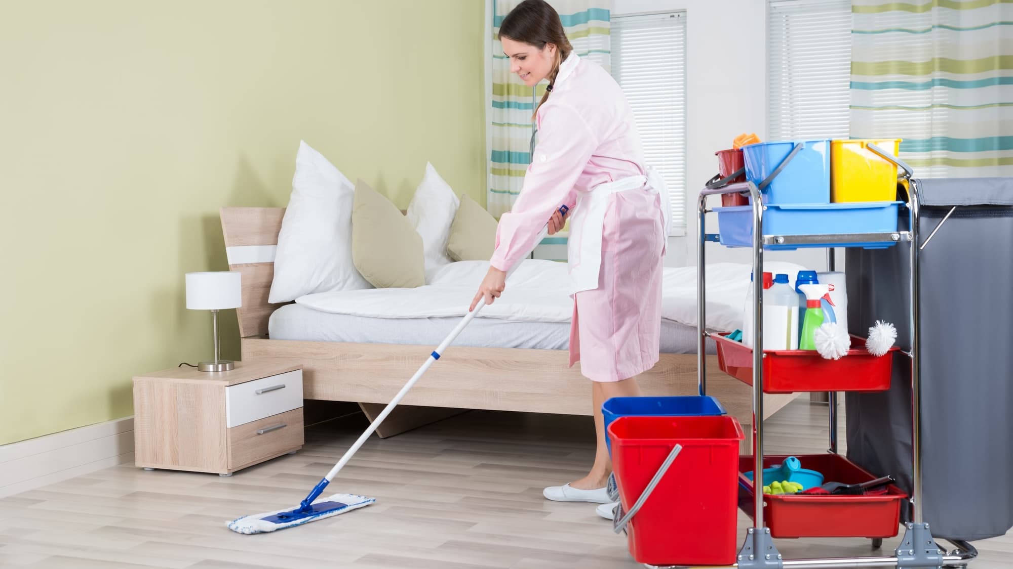 Things You Need to Know Before Hiring a Housekeeper| Gleem