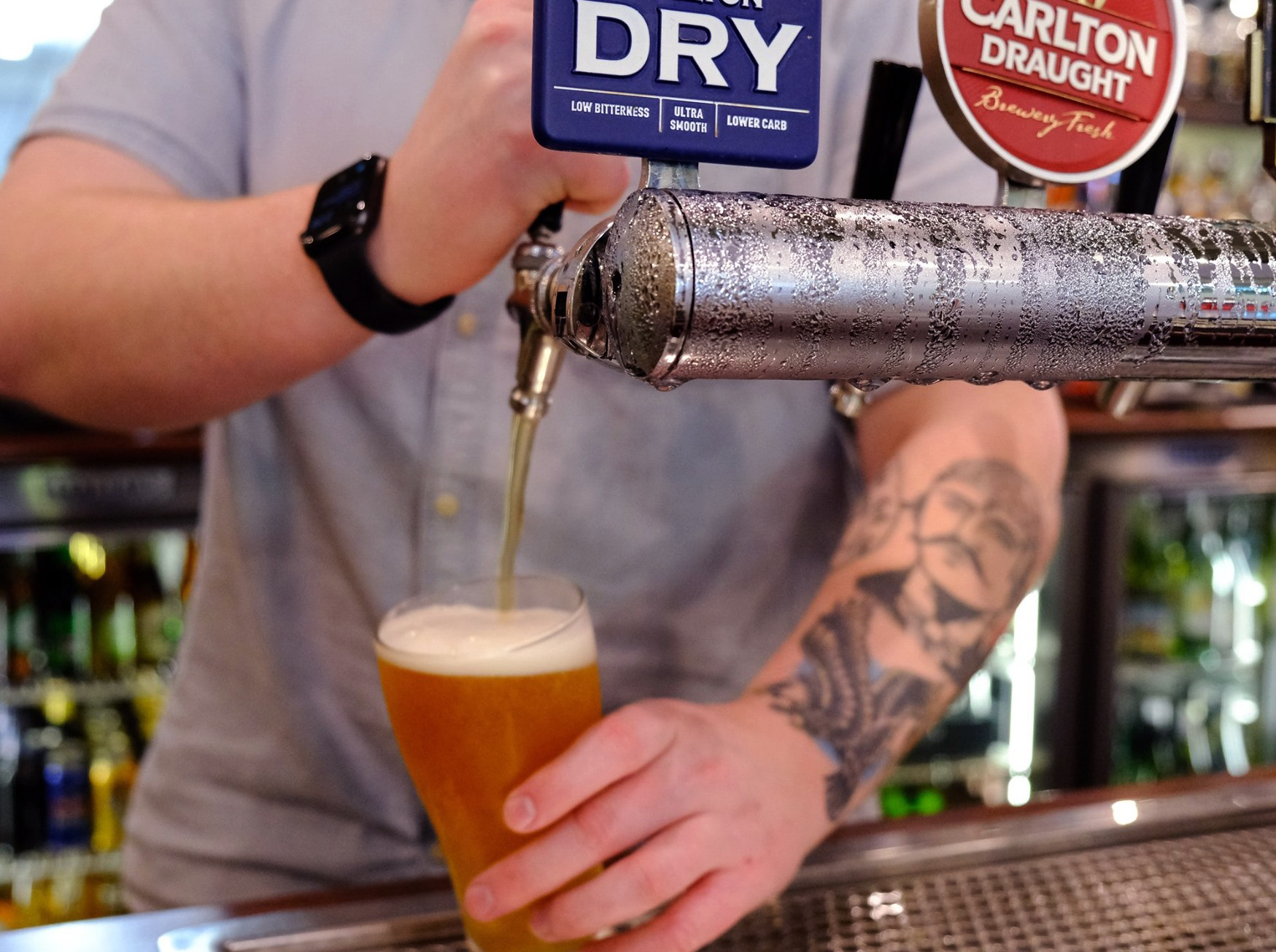 Contact The Riverina Hotel Wagga Wagga | Corner of Fitzmaurice ...